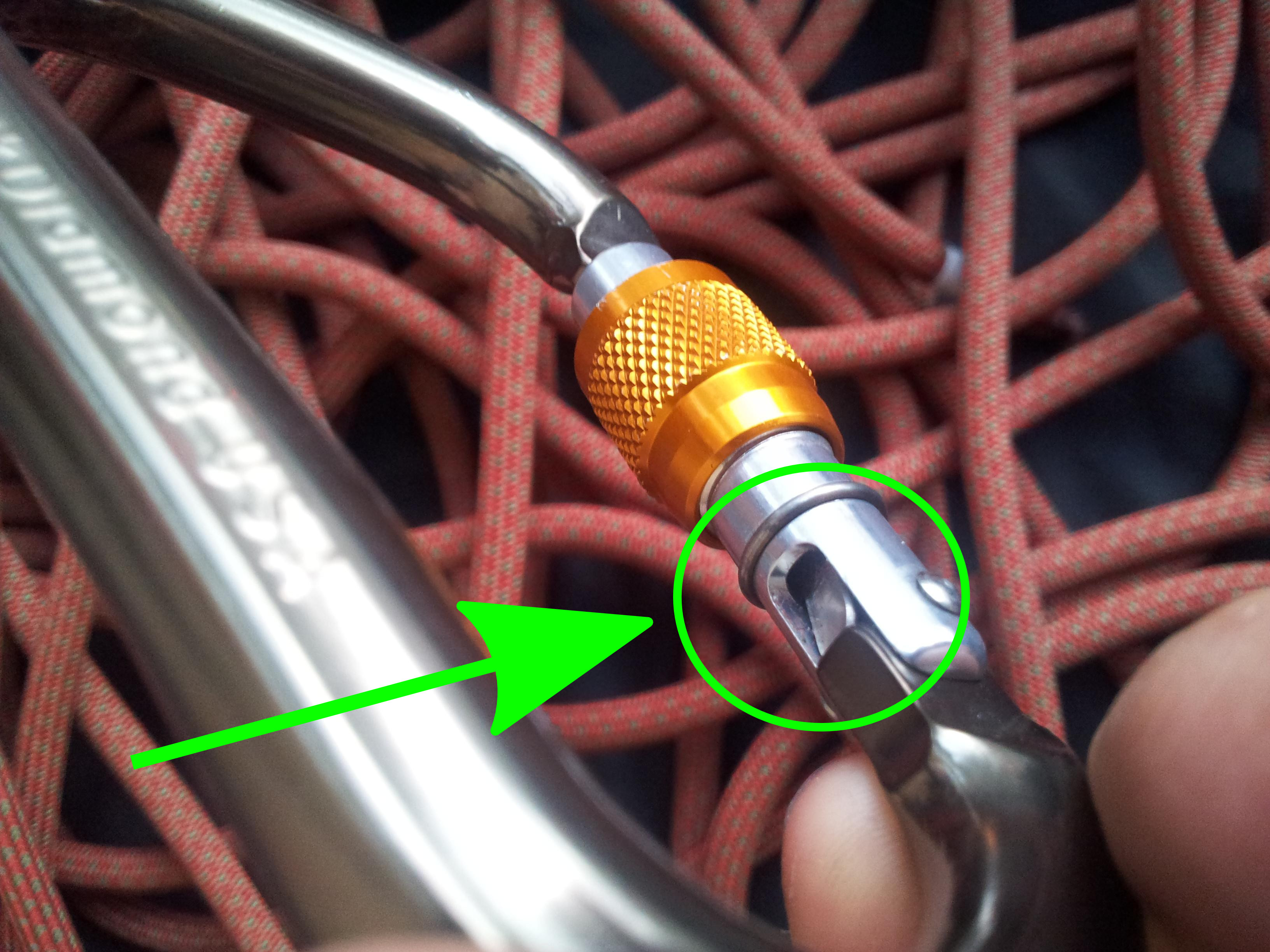 Carabiner Damage to Rope